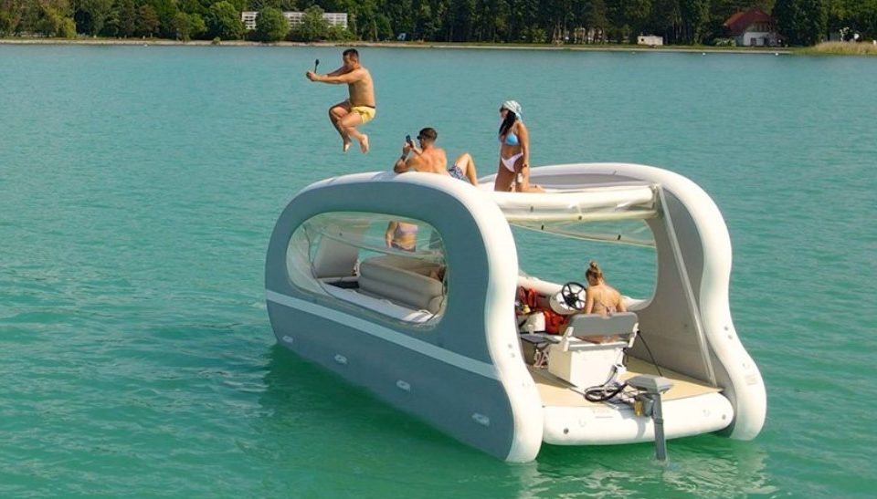 Boats Party Tanpa Ribet! Catamaran Portless, Perahu Pesta yang Bisa ...